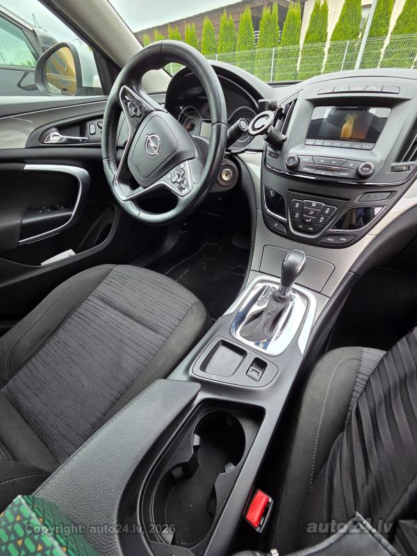 Grey Opel Insignia 2015 in Tartu, with an engine capacity of 2.00 L and mileage of 268 thousand km for 7300 €, photo 6 on AUTOMOTO.COM.LV