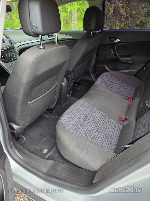 Grey Opel Insignia 2015 in Tartu, with an engine capacity of 2.00 L and mileage of 268 thousand km for 7300 €, photo 8 on AUTOMOTO.COM.LV
