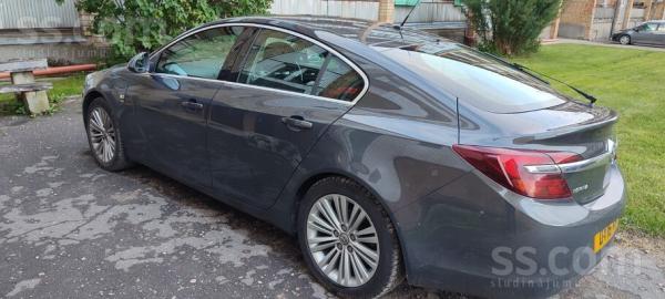 Grey Opel Insignia 2016 in Riga, with an engine capacity of 1.60 L and mileage of 260 thousand km for 2000 €, photo 1 on AUTOMOTO.COM.LV