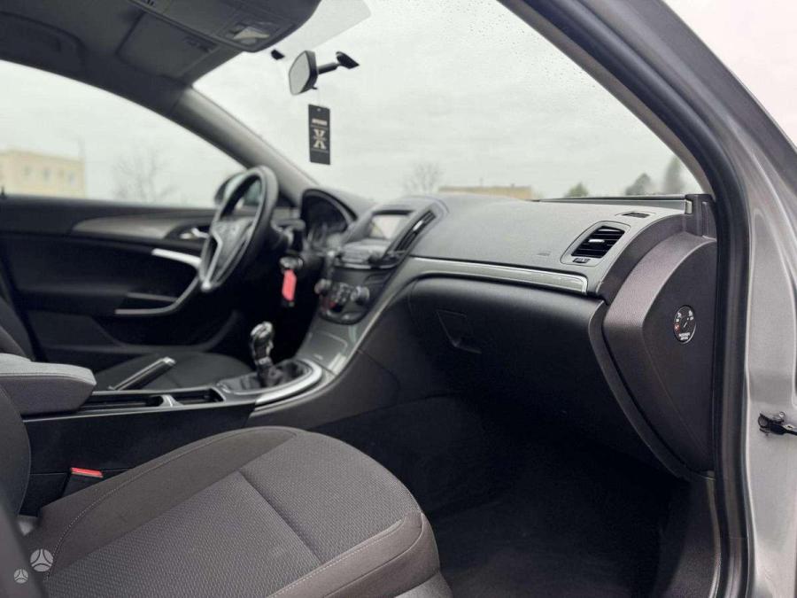Pelēks Opel Insignia 2016 Kretinga, ar dzinēja tilpumu 1.96 L un nobraukumu 296 tūkst. km par 4395 €, foto 15 vietnē AUTOMOTO.COM.LV