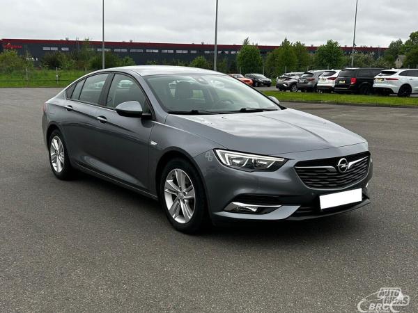 Grey Opel Insignia 2017 in Avizieniai, with an engine capacity of 1.60 L and mileage of 172 thousand km for 9500 €, photo 3 on AUTOMOTO.COM.LV