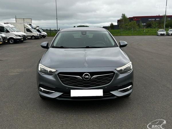 Grey Opel Insignia 2017 in Avizieniai, with an engine capacity of 1.60 L and mileage of 172 thousand km for 9500 €, photo 6 on AUTOMOTO.COM.LV
