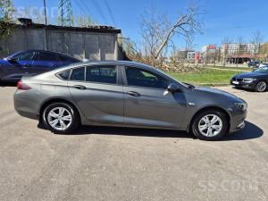 Grey Opel Insignia 2017 in Riga, with an engine capacity of 1.50 L and mileage of 128 thousand km for 11490 €, photo 6 on AUTOMOTO.COM.LV