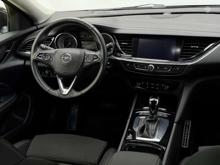 Grey Opel Insignia 2018 in Vilnius, with an engine capacity of 1.49 L and mileage of 120 thousand km for 11850 €, photo 15 on AUTOMOTO.COM.LV