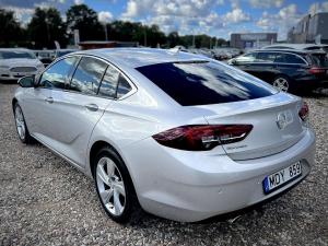 Grey Opel Insignia 2018 in Kaunas, with an engine capacity of 2.00 L and mileage of 70 thousand km for 10800 €, photo 3 on AUTOMOTO.COM.LV