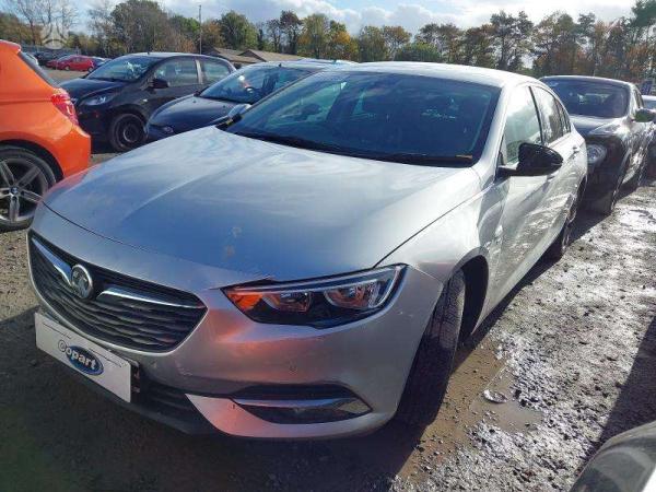 Grey Opel Insignia 2018 in Siauliai, with an engine capacity of 1.60 L and mileage of 182 thousand km for 2299 €, photo 1 on AUTOMOTO.COM.LV