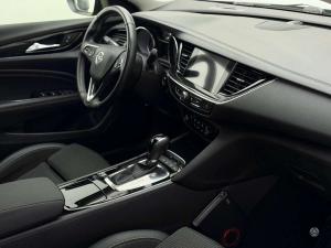 Grey Opel Insignia 2018 in Vilnius, with an engine capacity of 1.49 L and mileage of 120 thousand km for 10850 €, photo 15 on AUTOMOTO.COM.LV