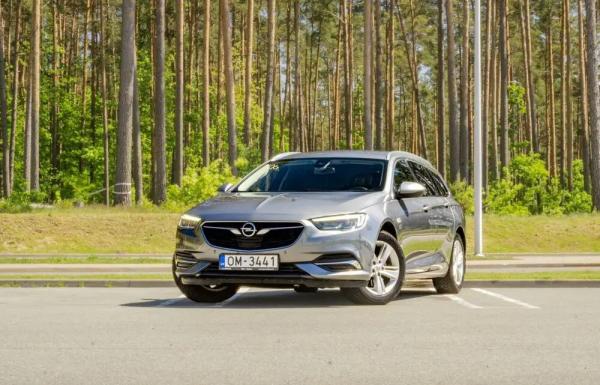 Pelēks Opel Insignia 2018 Rīga, ar dzinēja tilpumu 2.00 L un nobraukumu 112 tūkst. km par 10190 €, foto 1 vietnē AUTOMOTO.COM.LV