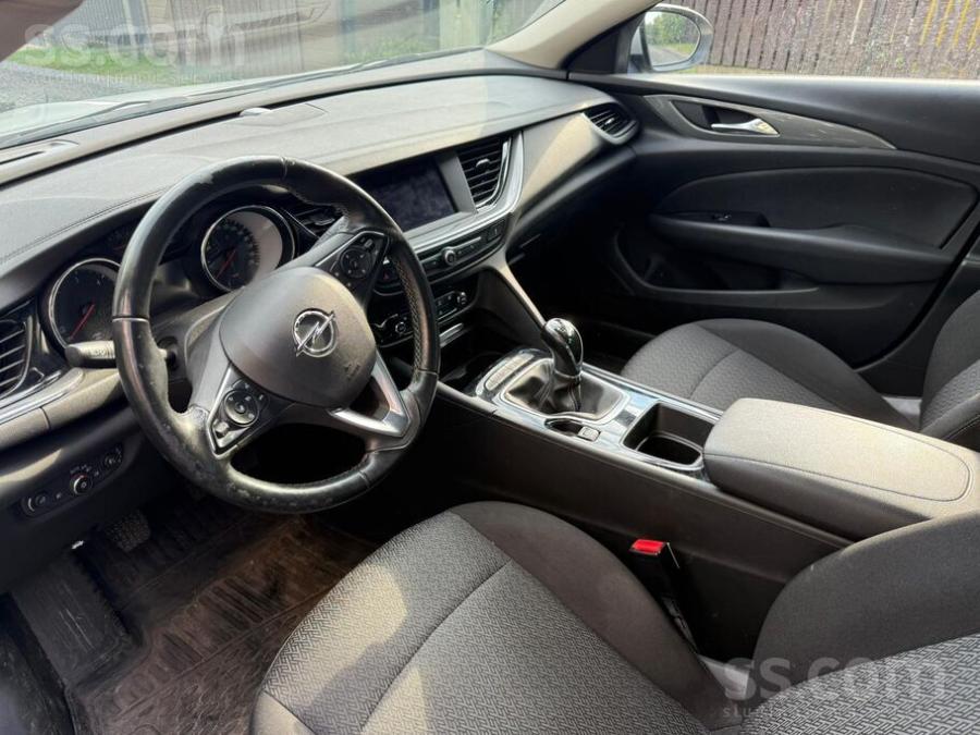 Grey Opel Insignia 2019 in Riga, with an engine capacity of 1.60 L and mileage of 209 thousand km for 9100 €, photo 6 on AUTOMOTO.COM.LV