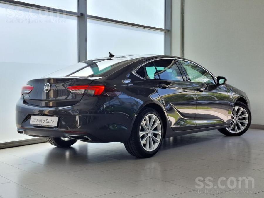 Grey Opel Insignia 2021 in Riga, with an engine capacity of 2.00 L and mileage of 189 thousand km for 6350 €, photo 2 on AUTOMOTO.COM.LV