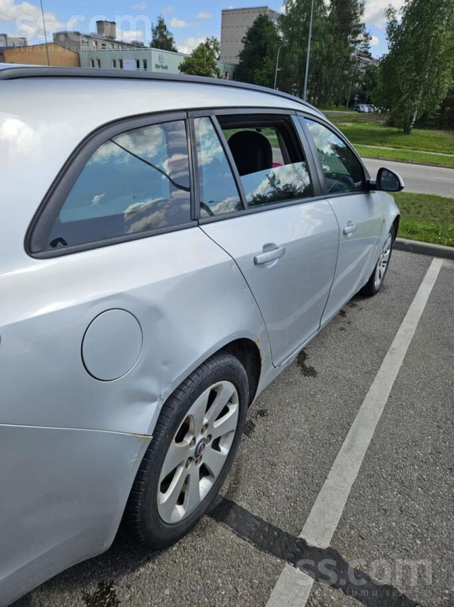 Grey Opel Insignia 2009 in Daugavpils, with an engine capacity of 2.00 L and mileage of 374 thousand km for 1500 €, photo 5 on AUTOMOTO.COM.LV