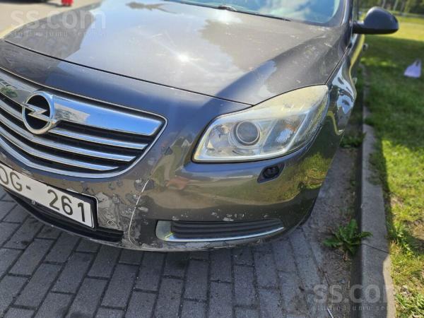 Grey Opel Insignia 2009 in Riga, with an engine capacity of 2.00 L and mileage of 368 thousand km for 1800 €, photo 2 on AUTOMOTO.COM.LV