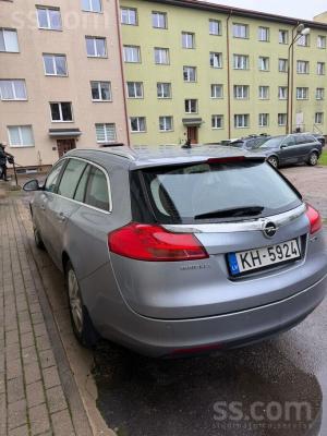 Pelēks Opel Insignia 2009 Valmiera, ar dzinēja tilpumu 2.00 L un nobraukumu 393 tūkst. km par 2000 €, foto 3 vietnē AUTOMOTO.COM.LV