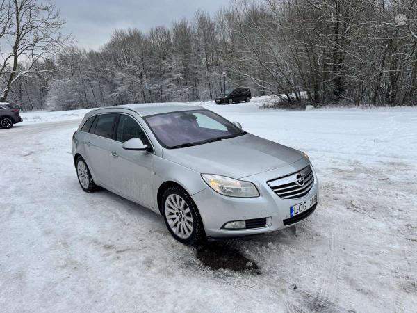 Grey Opel Insignia 2009 in Kaunas, with an engine capacity of 2.00 L and mileage of 350 thousand km for 2999 €, photo 2 on AUTOMOTO.COM.LV