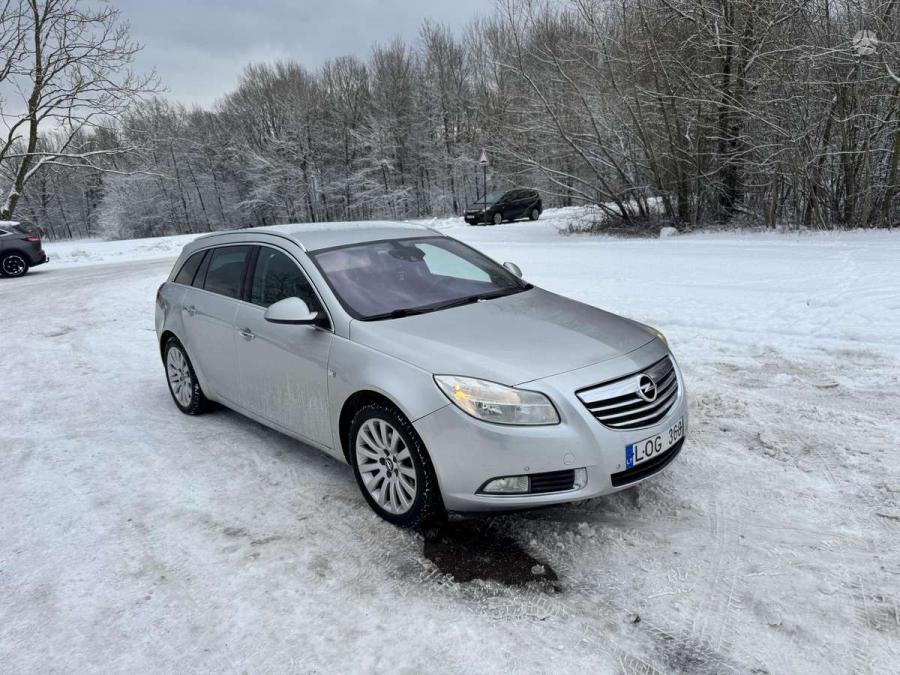 Grey Opel Insignia 2009 in Kaunas, with an engine capacity of 2.00 L and mileage of 350 thousand km for 2999 €, photo 2 on AUTOMOTO.COM.LV