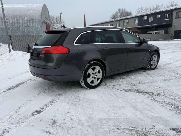Grey Opel Insignia 2009 in Vilkaviskis, with an engine capacity of 0.00 L and mileage of 319 thousand km for 2850 €, photo 5 on AUTOMOTO.COM.LV