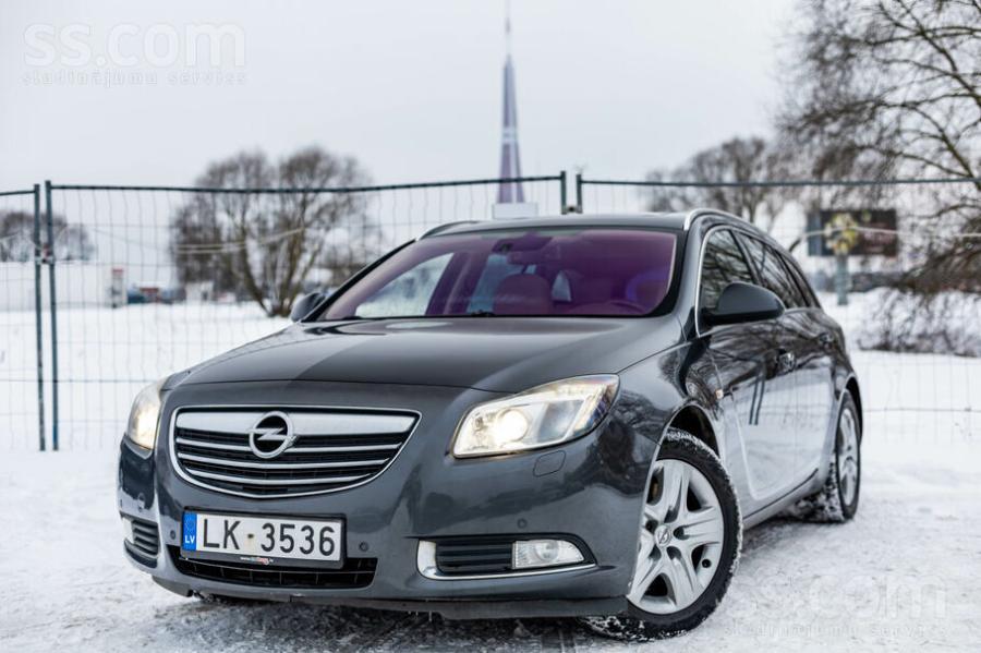 Grey Opel Insignia 2009 in Riga, with an engine capacity of 2.00 L and mileage of 280 thousand km for 4990 €, photo 1 on AUTOMOTO.COM.LV