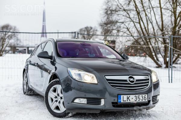 Grey Opel Insignia 2009 in Riga, with an engine capacity of 2.00 L and mileage of 280 thousand km for 4990 €, photo 3 on AUTOMOTO.COM.LV