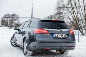 Grey Opel Insignia 2009 in Riga, with an engine capacity of 2.00 L and mileage of 280 thousand km for 4990 €, photo 5 on AUTOMOTO.COM.LV