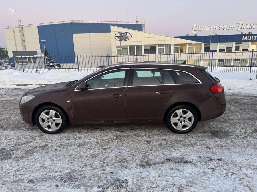 Grey Opel Insignia 2009 in Vilnius, with an engine capacity of 1.96 L and mileage of 417 thousand km for 1850 €, photo 2 on AUTOMOTO.COM.LV