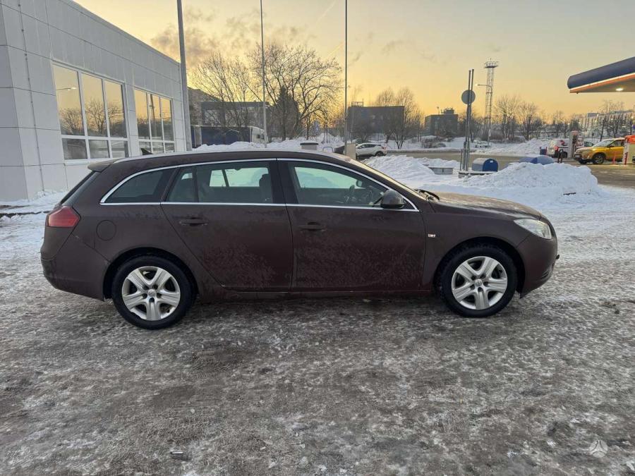 Grey Opel Insignia 2009 in Vilnius, with an engine capacity of 1.96 L and mileage of 417 thousand km for 1850 €, photo 4 on AUTOMOTO.COM.LV