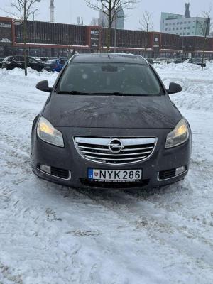 Grey Opel Insignia 2009 in Klaipeda, with an engine capacity of 1.96 L and mileage of 208 thousand km for 3300 €, photo 2 on AUTOMOTO.COM.LV