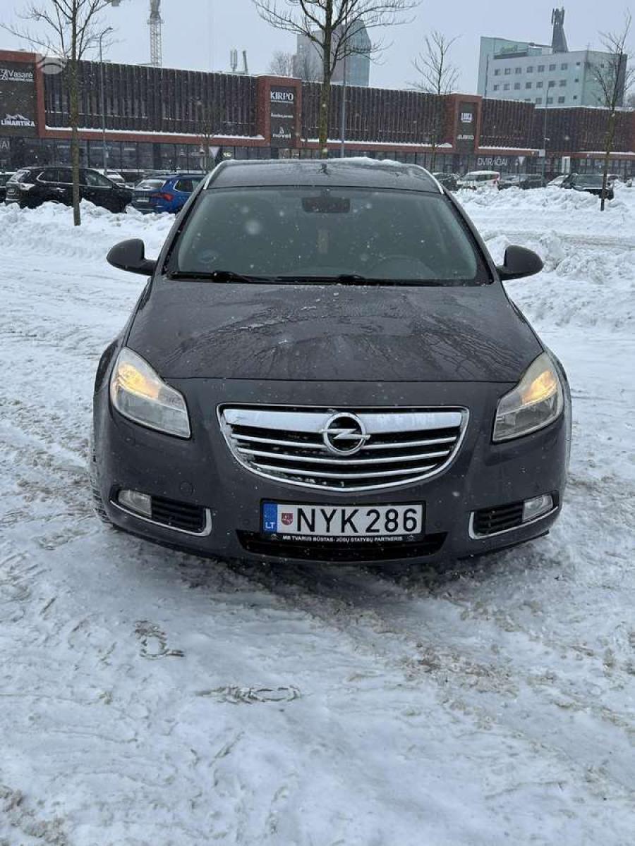 Grey Opel Insignia 2009 in Klaipeda, with an engine capacity of 1.96 L and mileage of 208 thousand km for 3300 €, photo 2 on AUTOMOTO.COM.LV