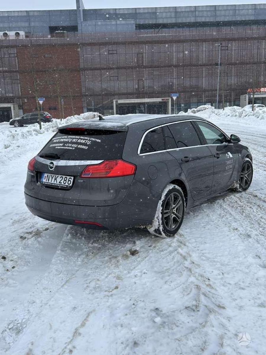 Grey Opel Insignia 2009 in Klaipeda, with an engine capacity of 1.96 L and mileage of 208 thousand km for 3300 €, photo 5 on AUTOMOTO.COM.LV