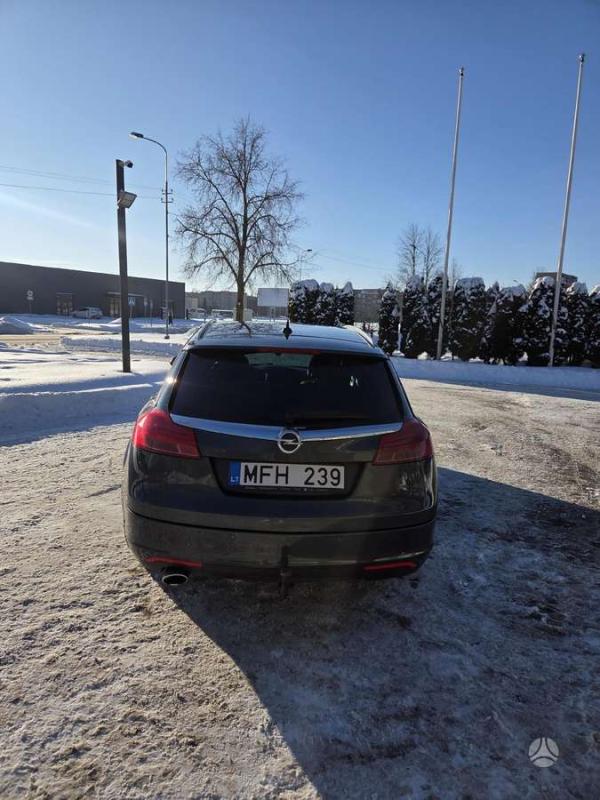 Grey Opel Insignia 2009 in Mazeikiai, with an engine capacity of 1.96 L and mileage of 319 thousand km for 1999 €, photo 5 on AUTOMOTO.COM.LV