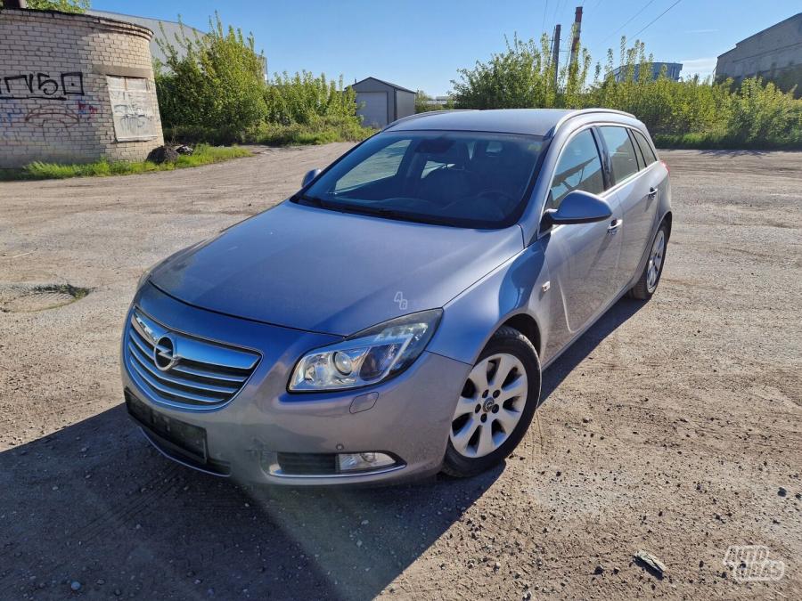 Grey Opel Insignia 2009 in Klaipeda, with an engine capacity of 2.80 L and mileage of 300 thousand km for 2400 €, photo 1 on AUTOMOTO.COM.LV
