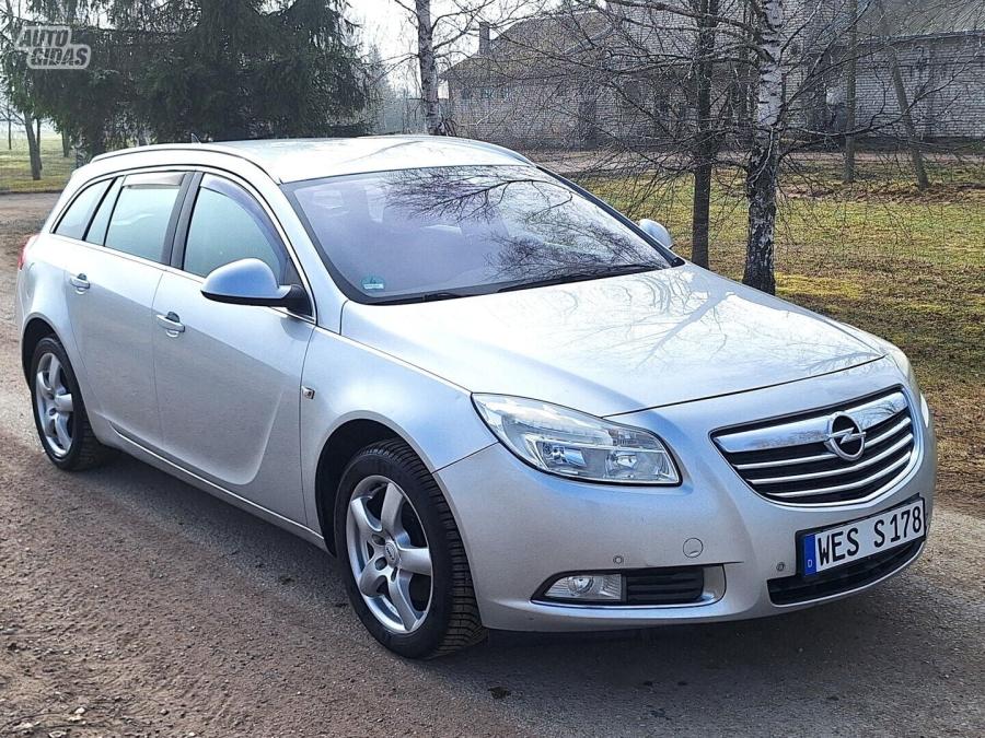 Grey Opel Insignia 2009 in Mazeikiai, with an engine capacity of 2.00 L and mileage of 314 thousand km for 3150 €, photo 1 on AUTOMOTO.COM.LV