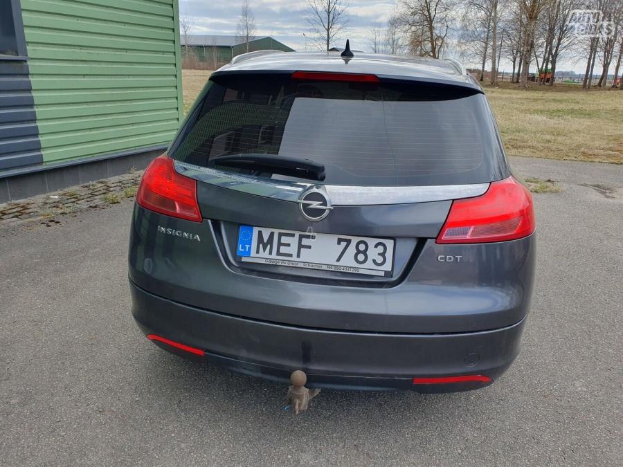 Grey Opel Insignia 2009 in Siauliai, with an engine capacity of 2.00 L and mileage of 420 thousand km for 1900 €, photo 3 on AUTOMOTO.COM.LV