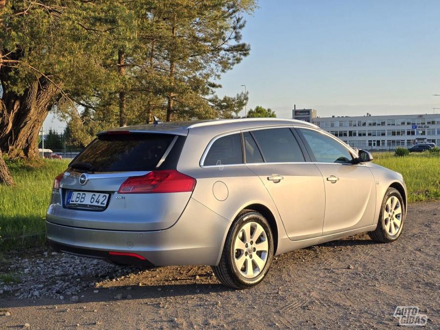 Grey Opel Insignia 2009 in Taurage, with an engine capacity of 2.00 L and mileage of 233 thousand km for 2550 €, photo 3 on AUTOMOTO.COM.LV
