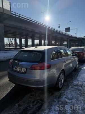 Grey Opel Insignia 2009 in Riga, with an engine capacity of 2.00 L and mileage of 345 thousand km for 3500 €, photo 3 on AUTOMOTO.COM.LV