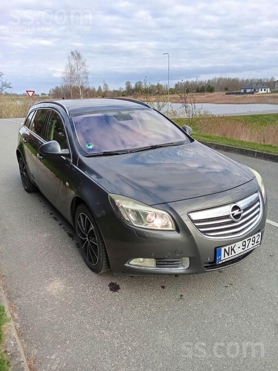 Pelēks Opel Insignia 2009 Rīga, ar dzinēja tilpumu 2.00 L un nobraukumu 316 tūkst. km par 2750 €, foto 1 vietnē AUTOMOTO.COM.LV
