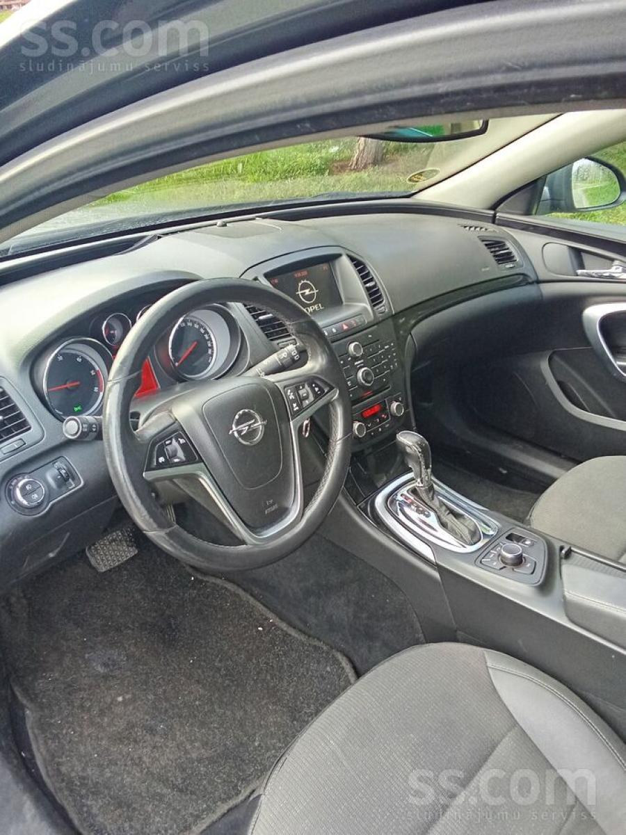 Pelēks Opel Insignia 2009 Rīga, ar dzinēja tilpumu 2.00 L un nobraukumu 316 tūkst. km par 2750 €, foto 4 vietnē AUTOMOTO.COM.LV