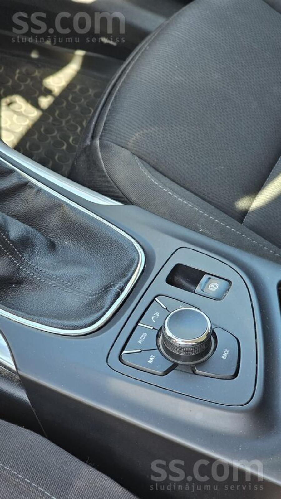 Pelēks Opel Insignia 2009 Daugavpils, ar dzinēja tilpumu 1.80 L un nobraukumu 176 tūkst. km par 4200 €, foto 7 vietnē AUTOMOTO.COM.LV