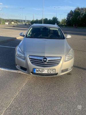 Grey Opel Insignia 2009 in Vilnius, with an engine capacity of 1.96 L and mileage of 332 thousand km for 2550 €, photo  on AUTOMOTO.COM.LV