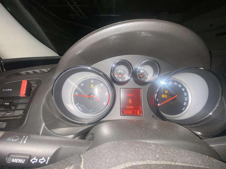 Grey Opel Insignia 2009 in Vilnius, with an engine capacity of 1.96 L and mileage of 332 thousand km for 2550 €, photo 17 on AUTOMOTO.COM.LV