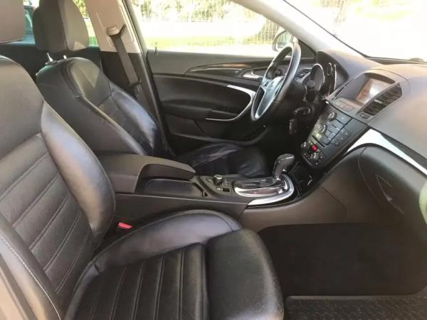 Grey Opel Insignia 2009 in Liepaja, with an engine capacity of 2.00 L and mileage of 220 thousand km for 5600 €, photo 8 on AUTOMOTO.COM.LV