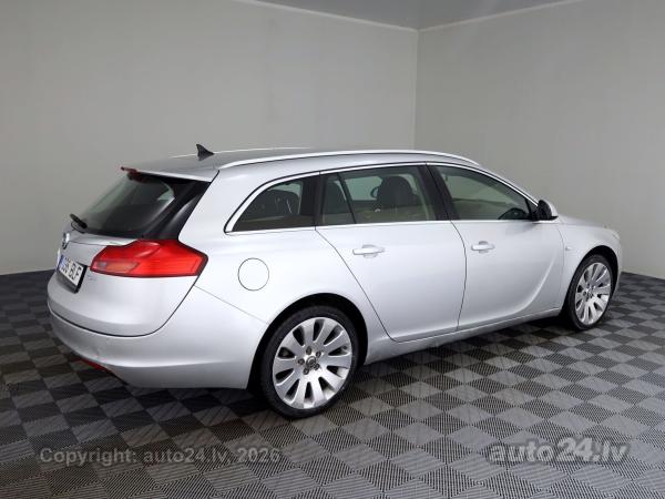 Grey Opel Insignia 2009 in Tallinn, with an engine capacity of 2.00 L and mileage of 306 thousand km for 1599 €, photo 3 on AUTOMOTO.COM.LV