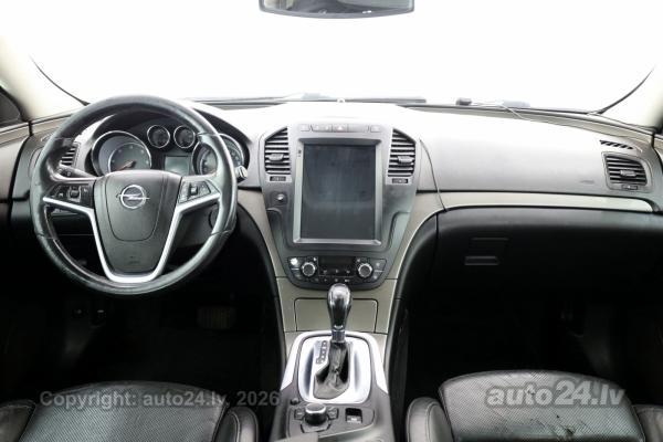 Grey Opel Insignia 2009 in Tallinn, with an engine capacity of 2.00 L and mileage of 306 thousand km for 1599 €, photo 5 on AUTOMOTO.COM.LV