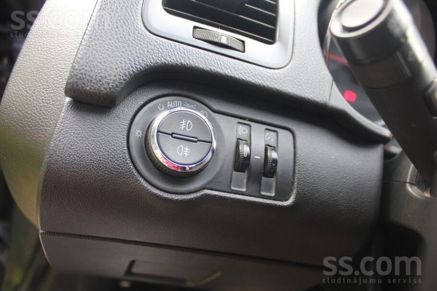 Pelēks Opel Insignia 2009 Rīga, ar dzinēja tilpumu 2.00 L un nobraukumu 251 tūkst. km par 2199 €, foto 24 vietnē AUTOMOTO.COM.LV