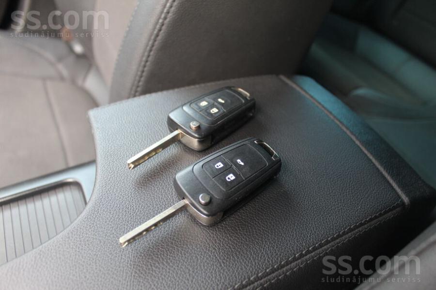 Pelēks Opel Insignia 2009 Rīga, ar dzinēja tilpumu 2.00 L un nobraukumu 251 tūkst. km par 2199 €, foto 28 vietnē AUTOMOTO.COM.LV