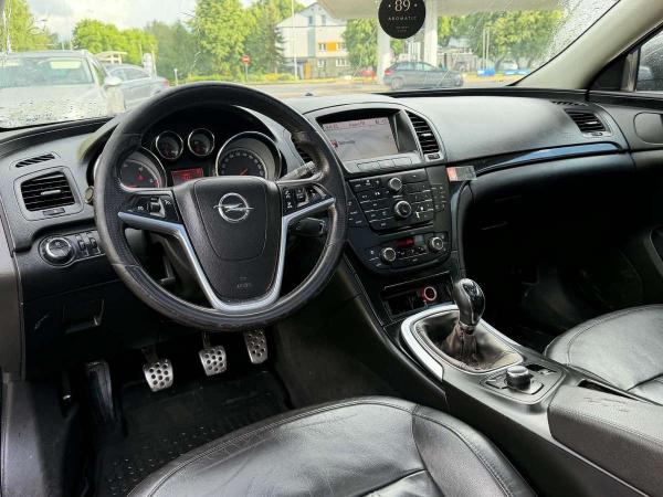 Grey Opel Insignia 2009 in Salcininkai, with an engine capacity of 1.96 L and mileage of 409 thousand km for 1400 €, photo 9 on AUTOMOTO.COM.LV