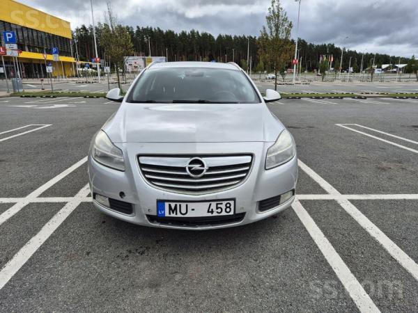 Grey Opel Insignia 2009 in Jekabpils, with an engine capacity of 2.00 L and mileage of 340 thousand km for 2200 €, photo 2 on AUTOMOTO.COM.LV