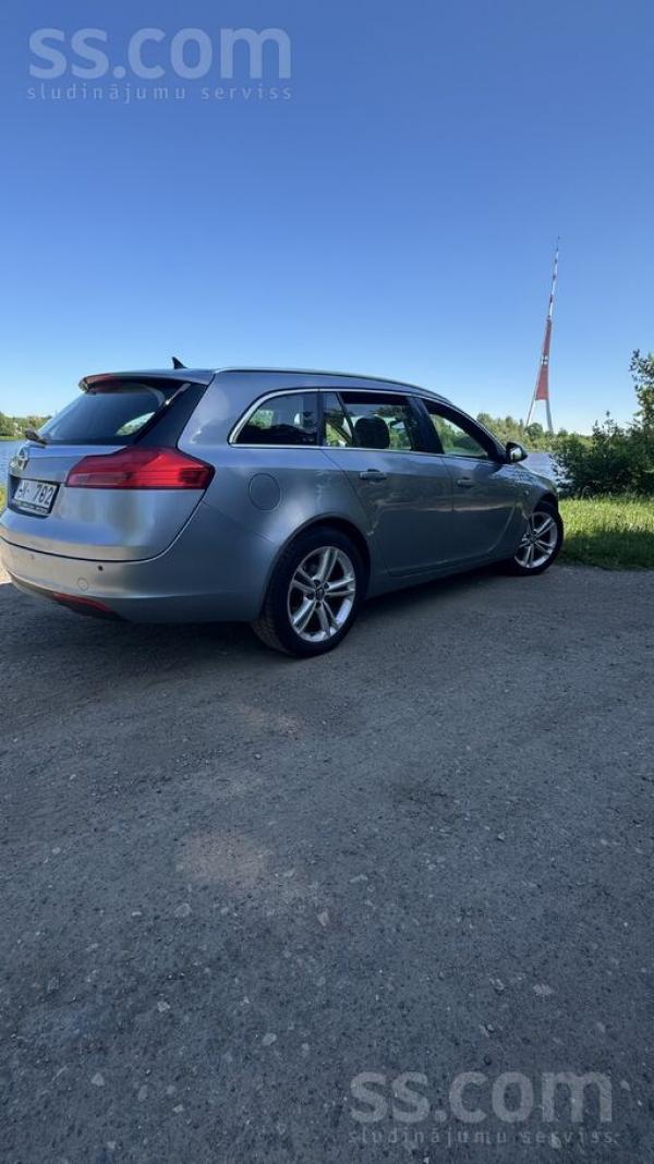 Pelēks Opel Insignia 2009 Rīga, ar dzinēja tilpumu 2.00 L un nobraukumu 200 tūkst. km par 2900 €, foto 3 vietnē AUTOMOTO.COM.LV
