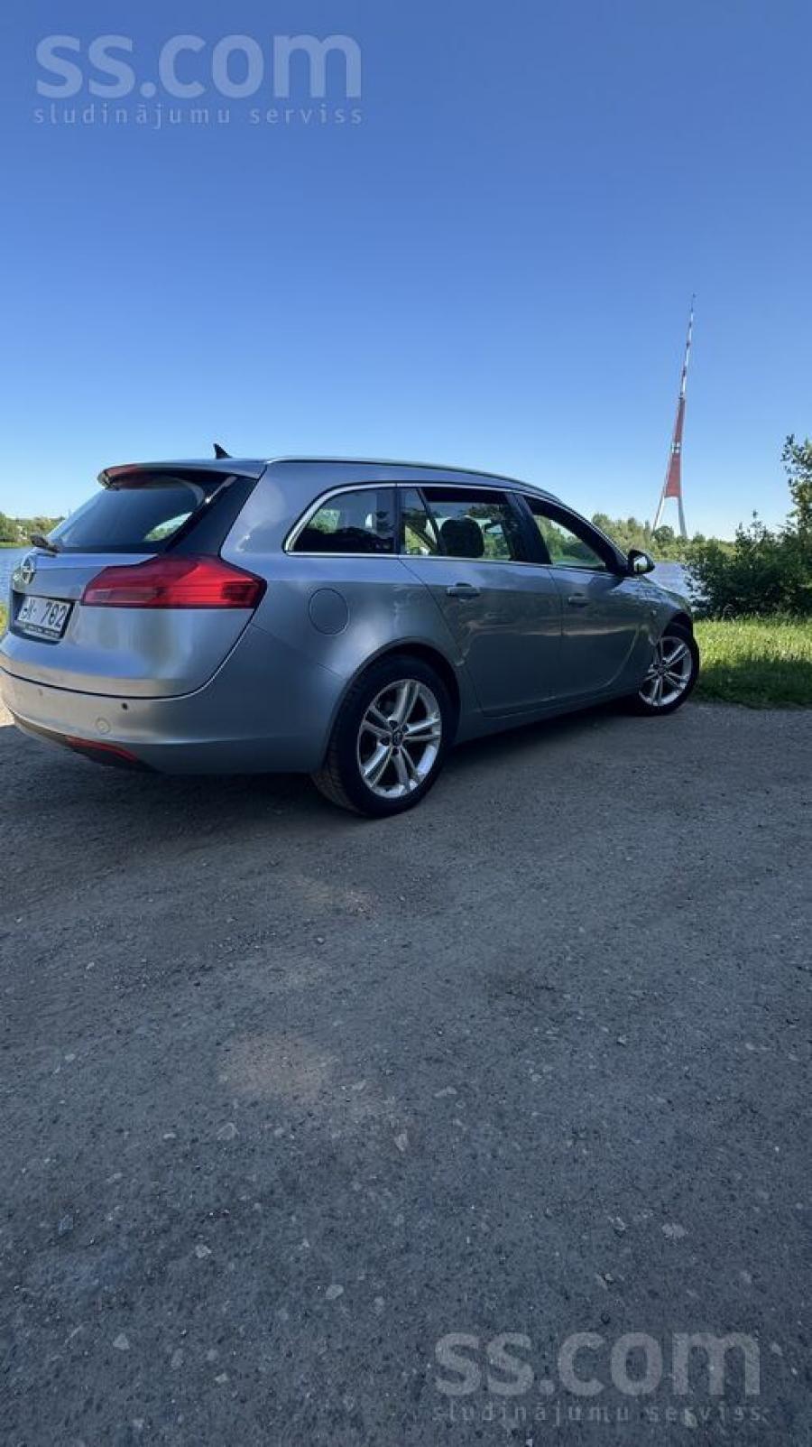 Grey Opel Insignia 2009 in Riga, with an engine capacity of 2.00 L and mileage of 200 thousand km for 2900 €, photo 4 on AUTOMOTO.COM.LV