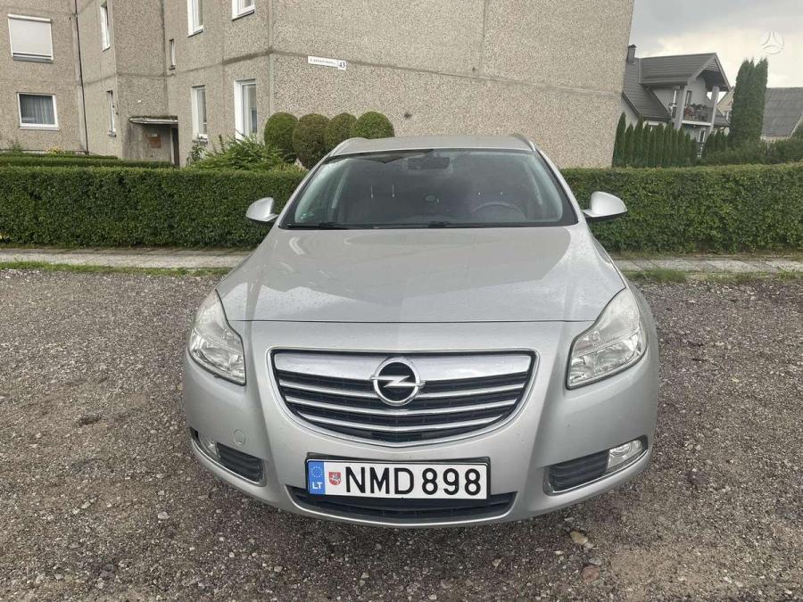 Grey Opel Insignia 2009 in Nemencine, with an engine capacity of 1.80 L and mileage of 247 thousand km for 2800 €, photo 3 on AUTOMOTO.COM.LV