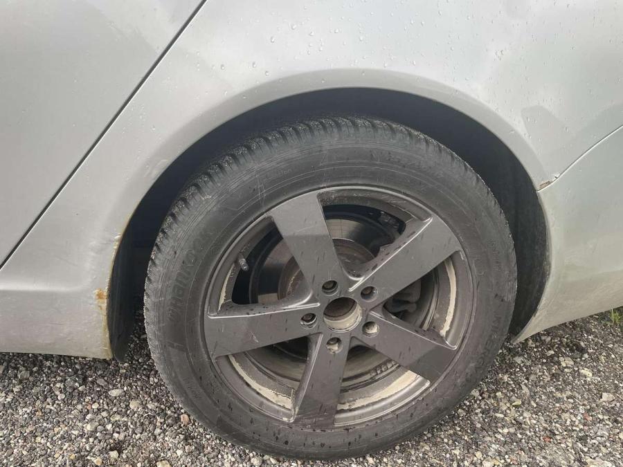 Grey Opel Insignia 2009 in Nemencine, with an engine capacity of 1.80 L and mileage of 247 thousand km for 2800 €, photo 5 on AUTOMOTO.COM.LV